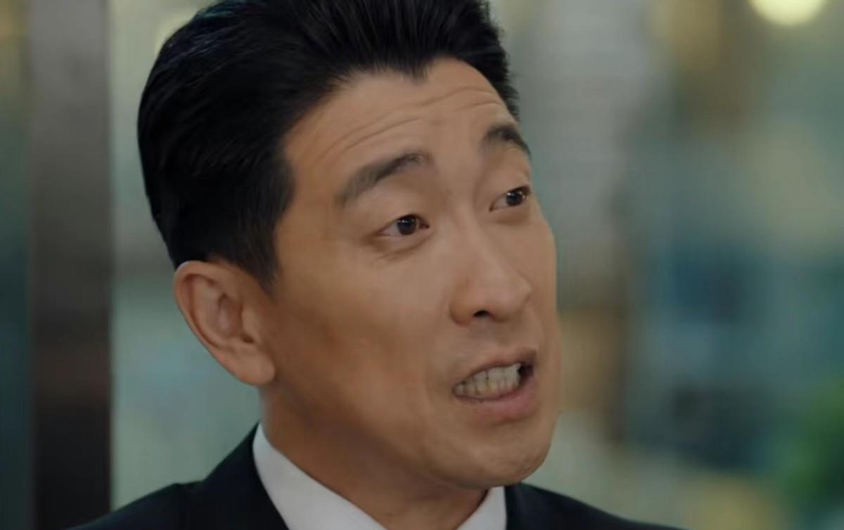 With his crotch-shaking appearance and awkward acting skills, this ...