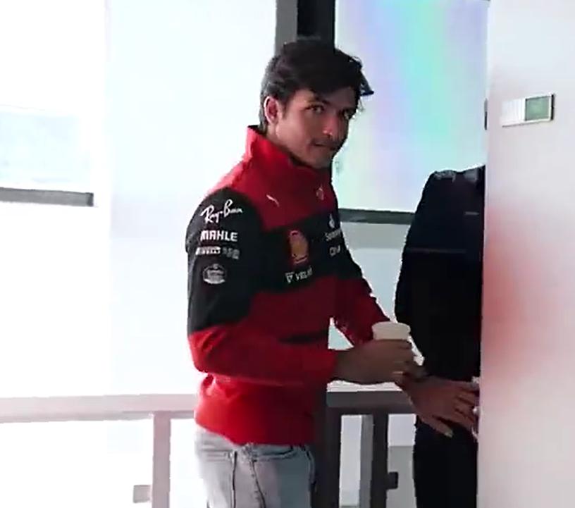 Leclerc celebrates Sainz's birthday: Hiding in the wardrobe for 15 ...