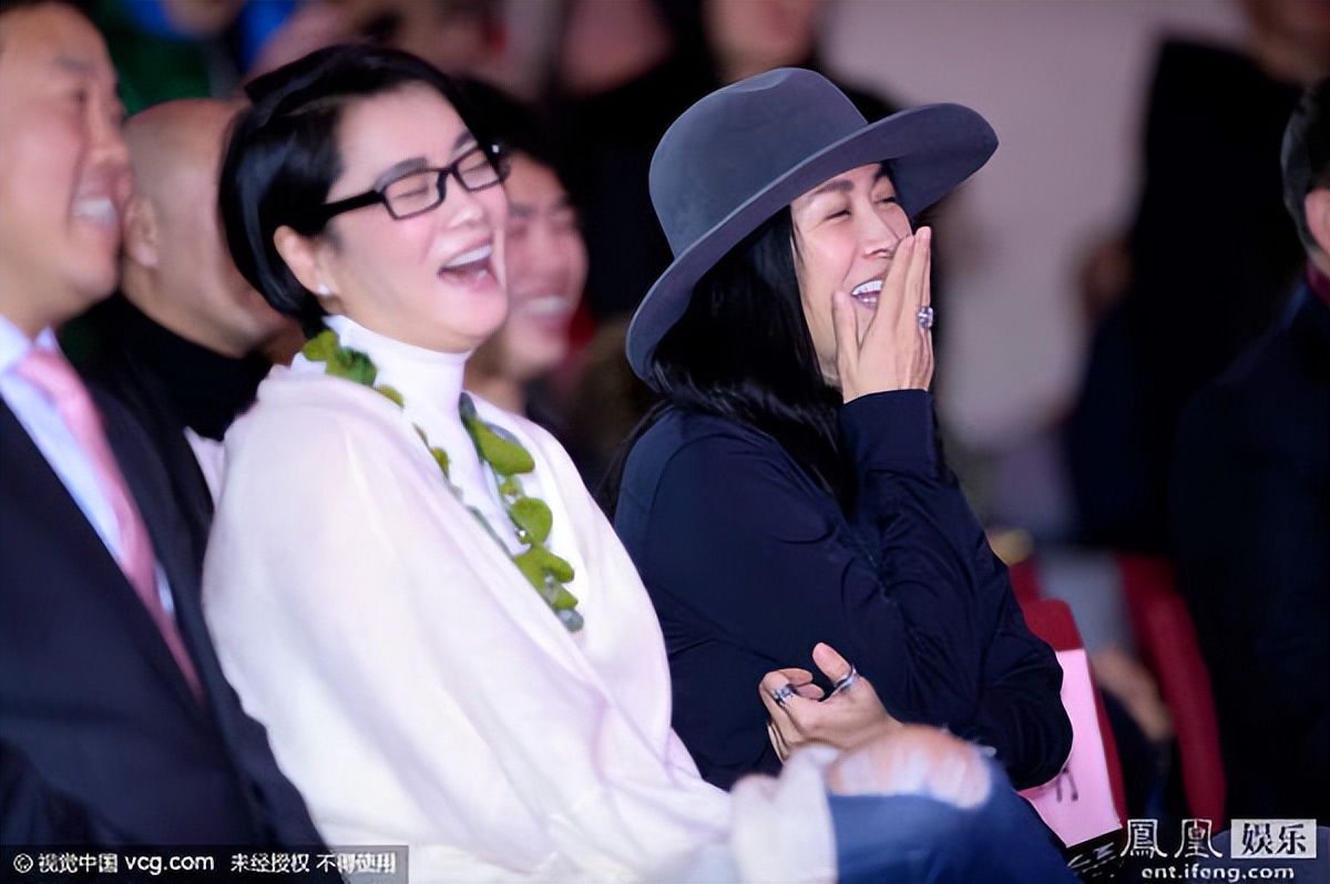 A close photo of Mao Amin and his friends Na Ying, Tian Zhen, Li Guyi ...