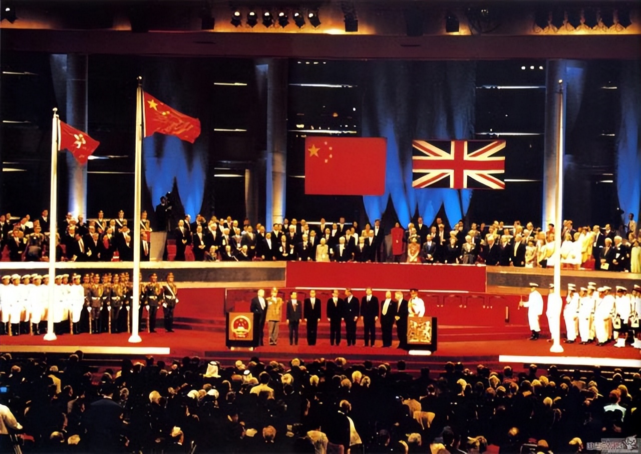 Looking back on 1997 in the 1990s: the death of Deng Gong, the return ...