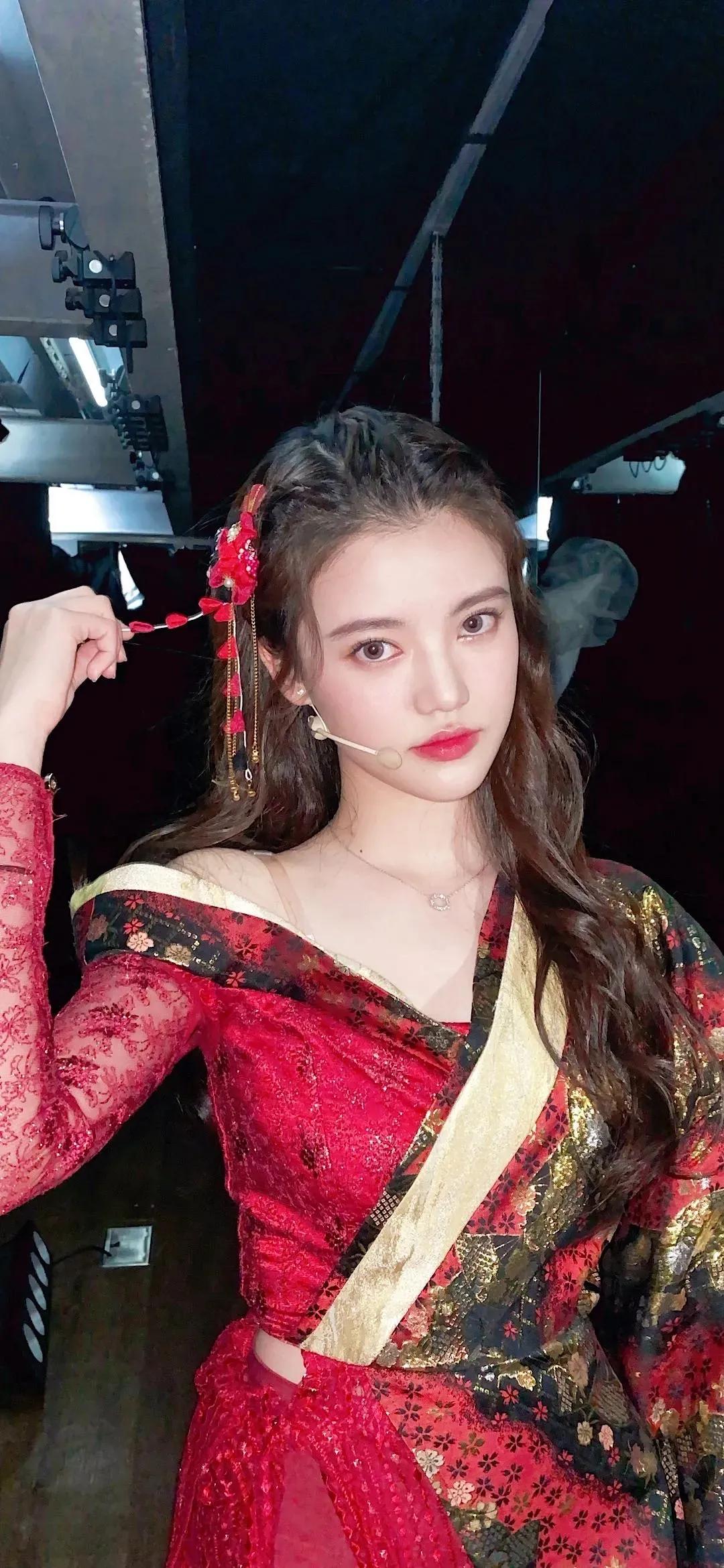 Sun Zhenni is beautiful and soft - iNEWS