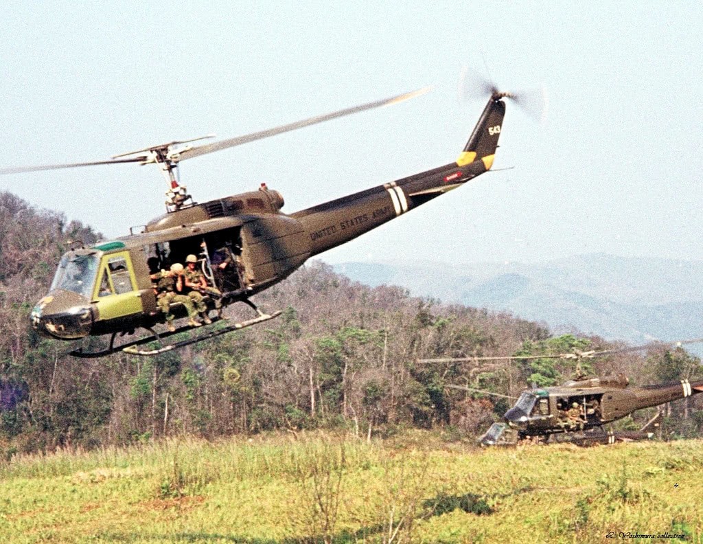 The life-saving vehicle of the US military: Huey helicopter! It's also ...