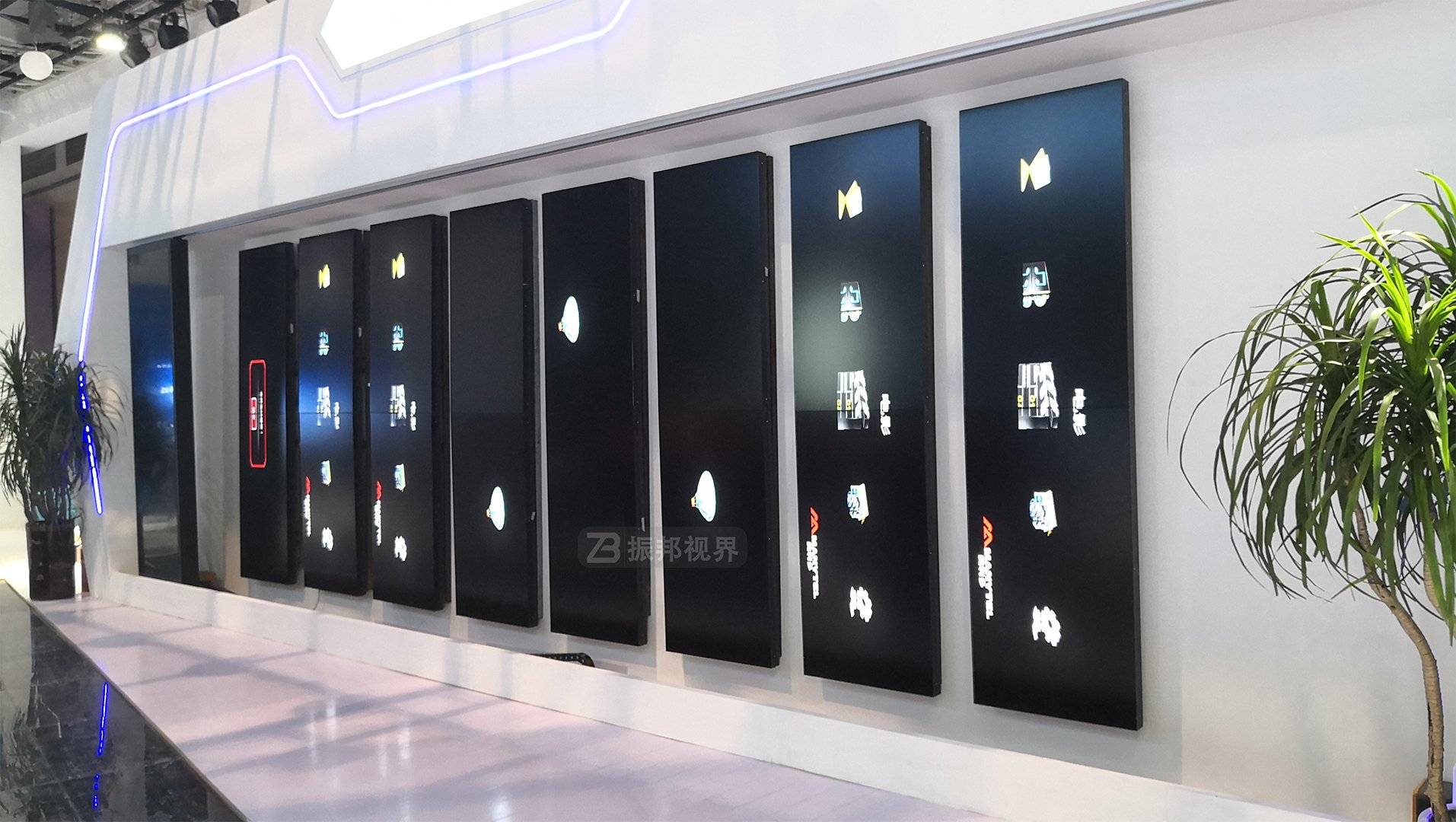 Electric slide screen - splicing - iNEWS