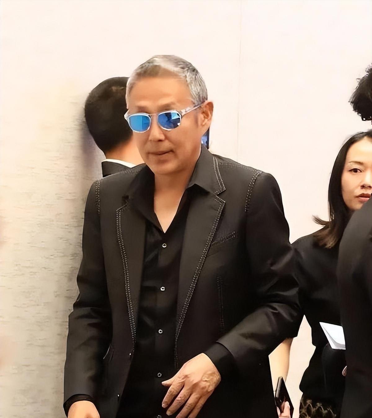 Du Xian stunned the audience at the age of 69, but Chen Daoming ...