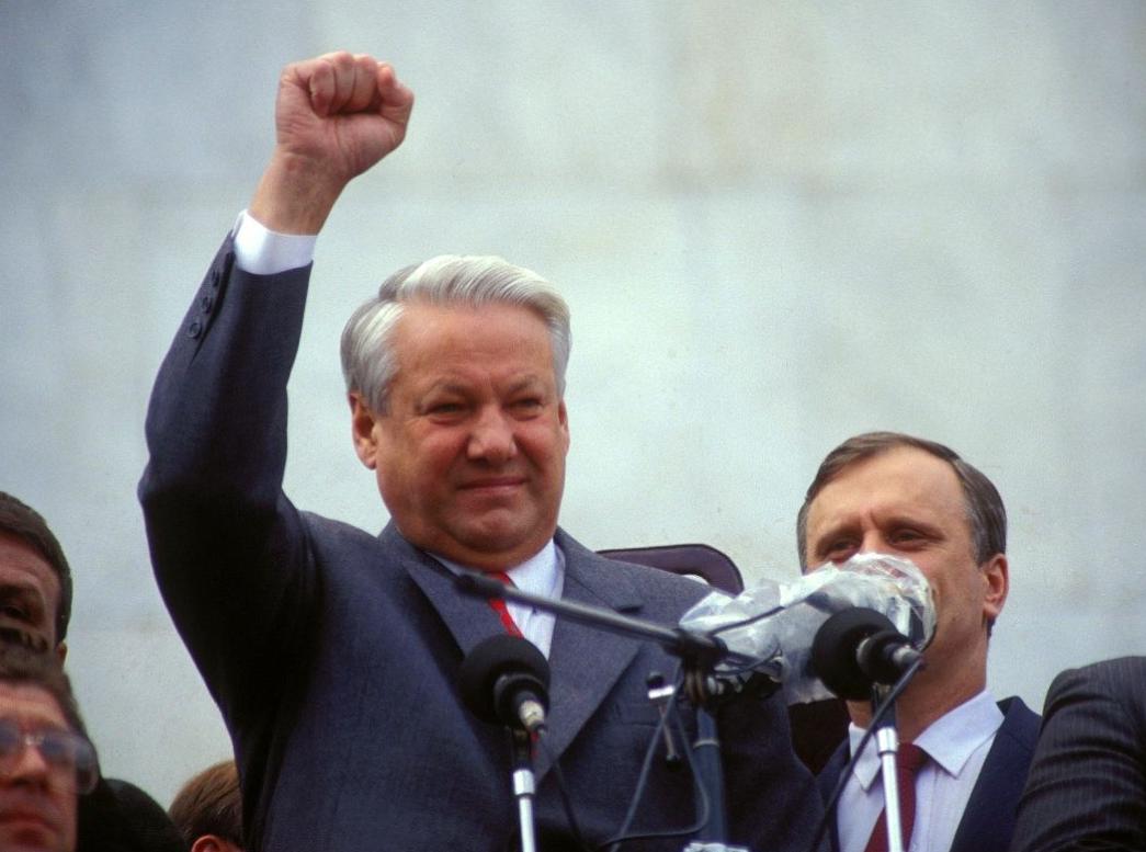 At the age of 42, he became a major general and led the army to conquer ...