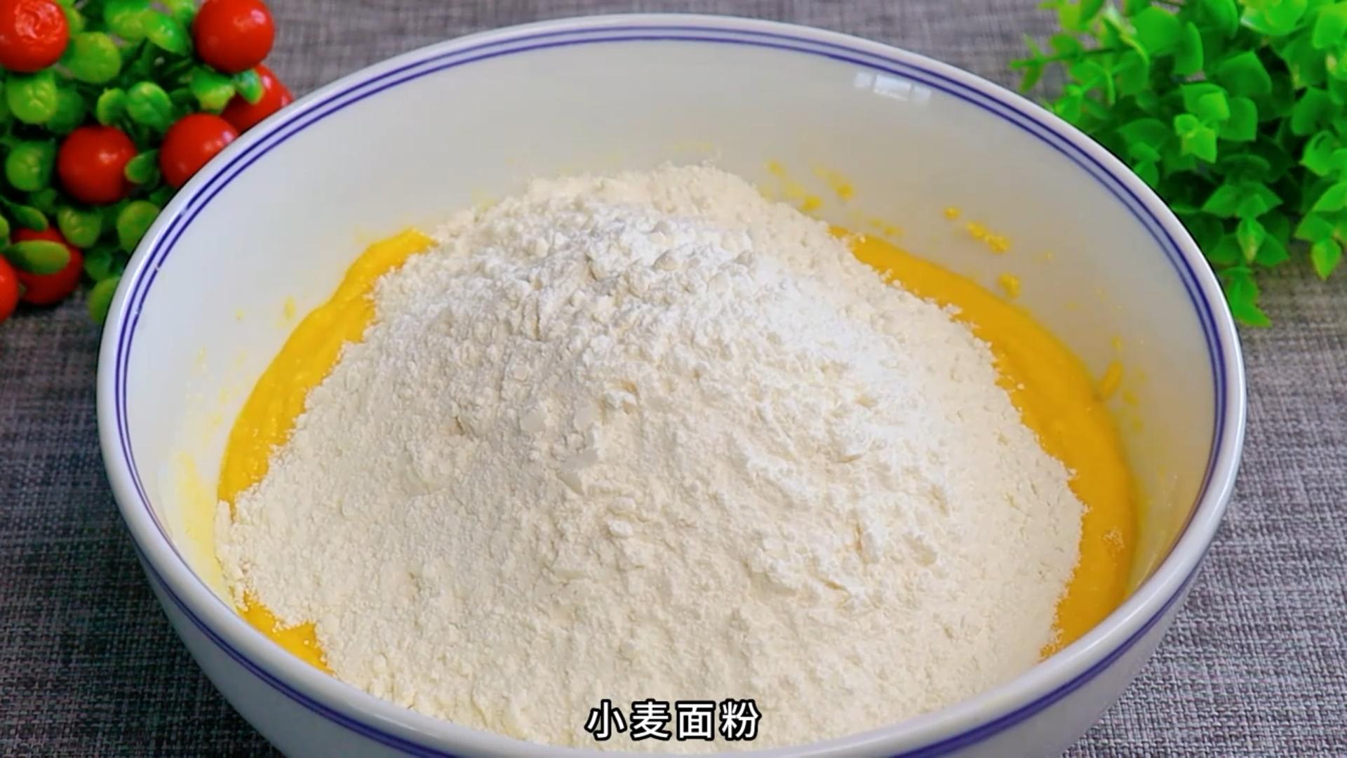 Add 2 eggs to cornmeal, scald in boiling water, teach you how to make ...
