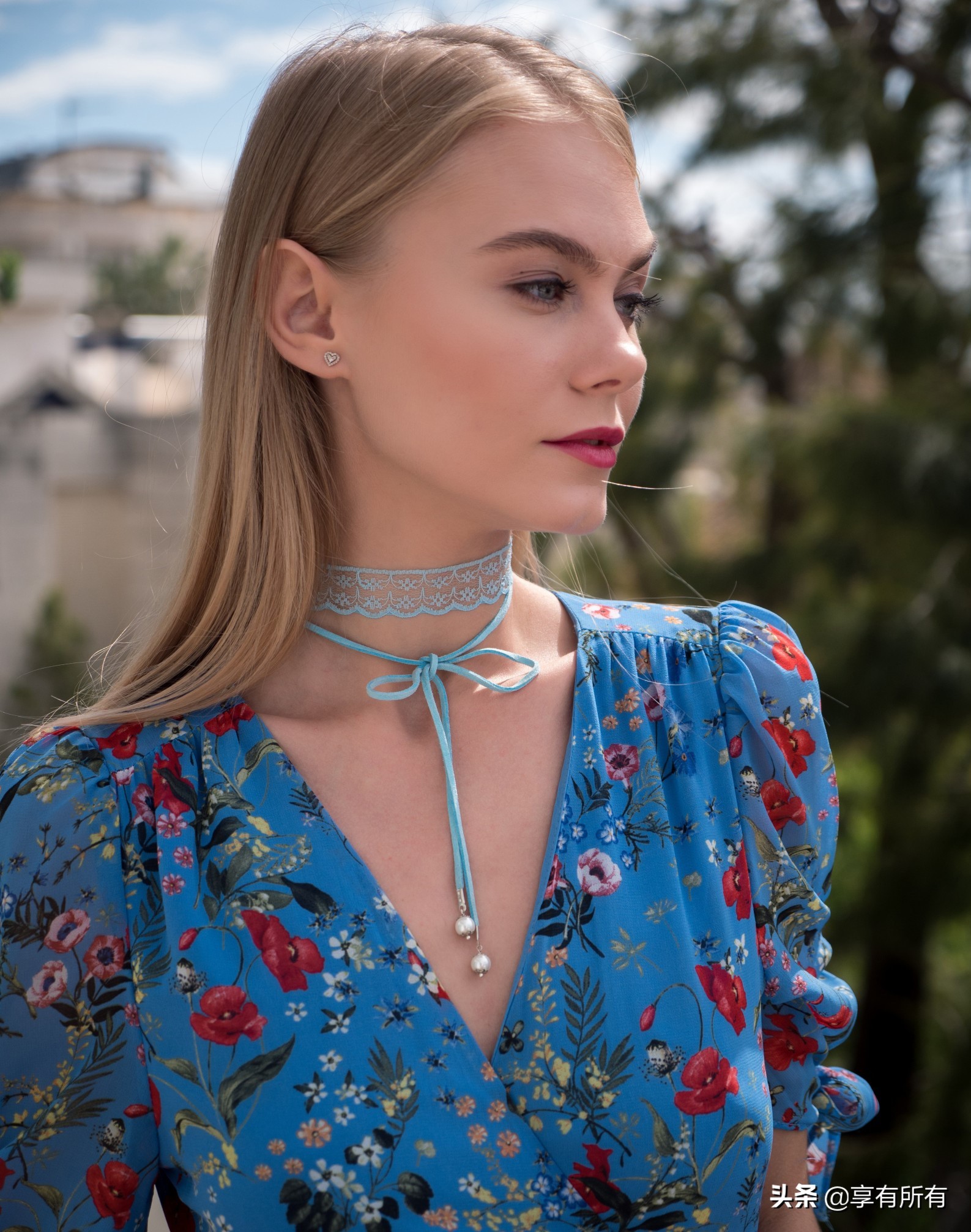 The new Ukrainian goddess, the true character plays the role of flying ...