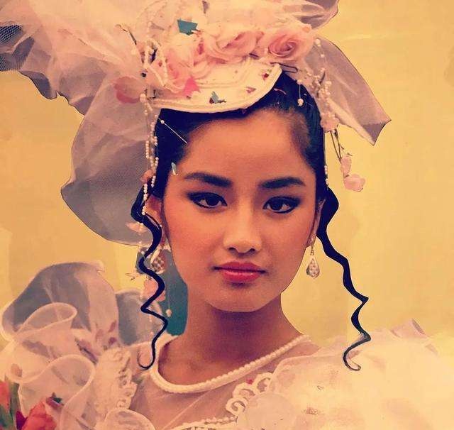 "Mainland's top model" Qu Ying, after saying goodbye to her first love ...