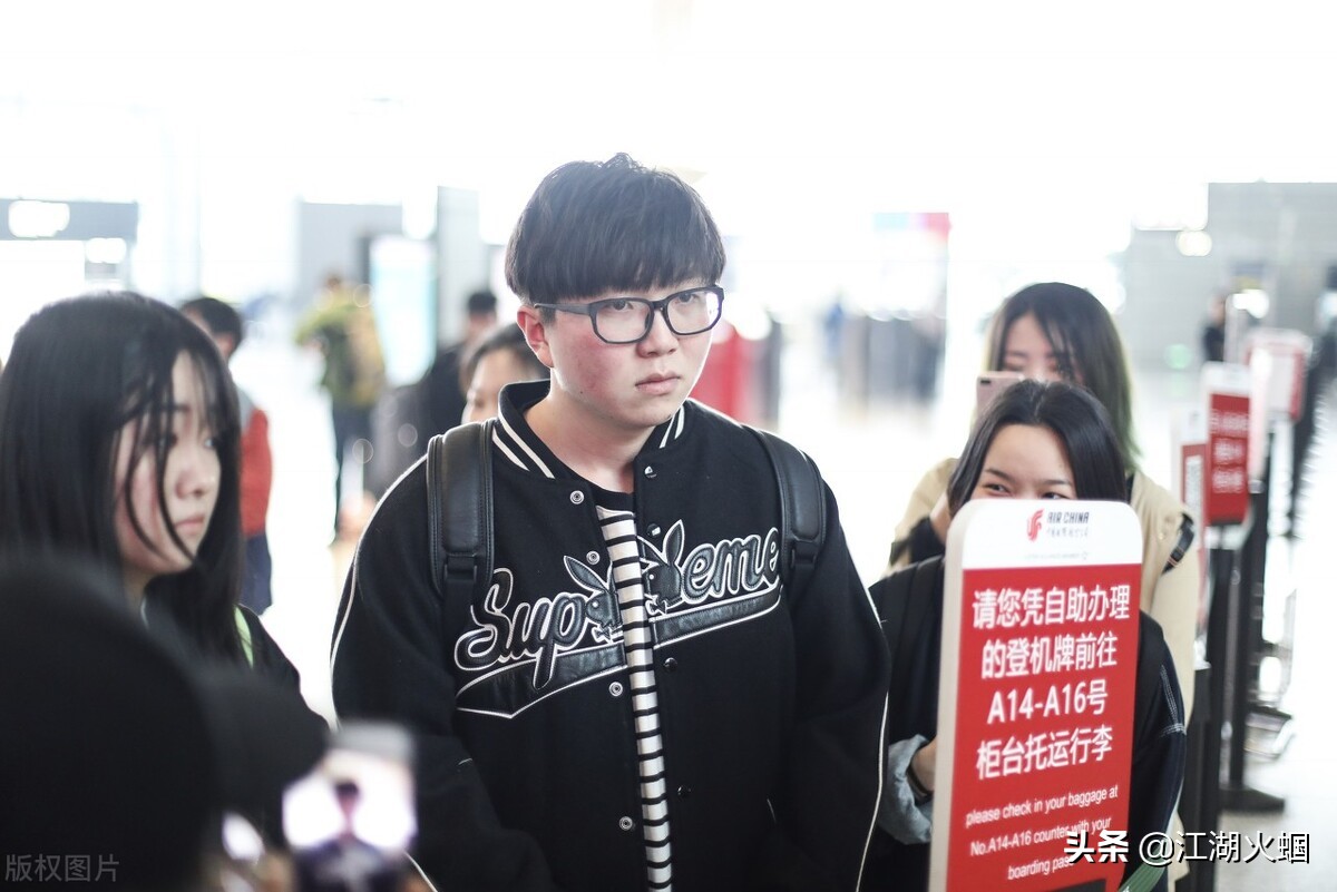 Small revelations: Zhang Tianai, Zhou Ye, Xiao Zhan, Wang Yibo, Wu ...