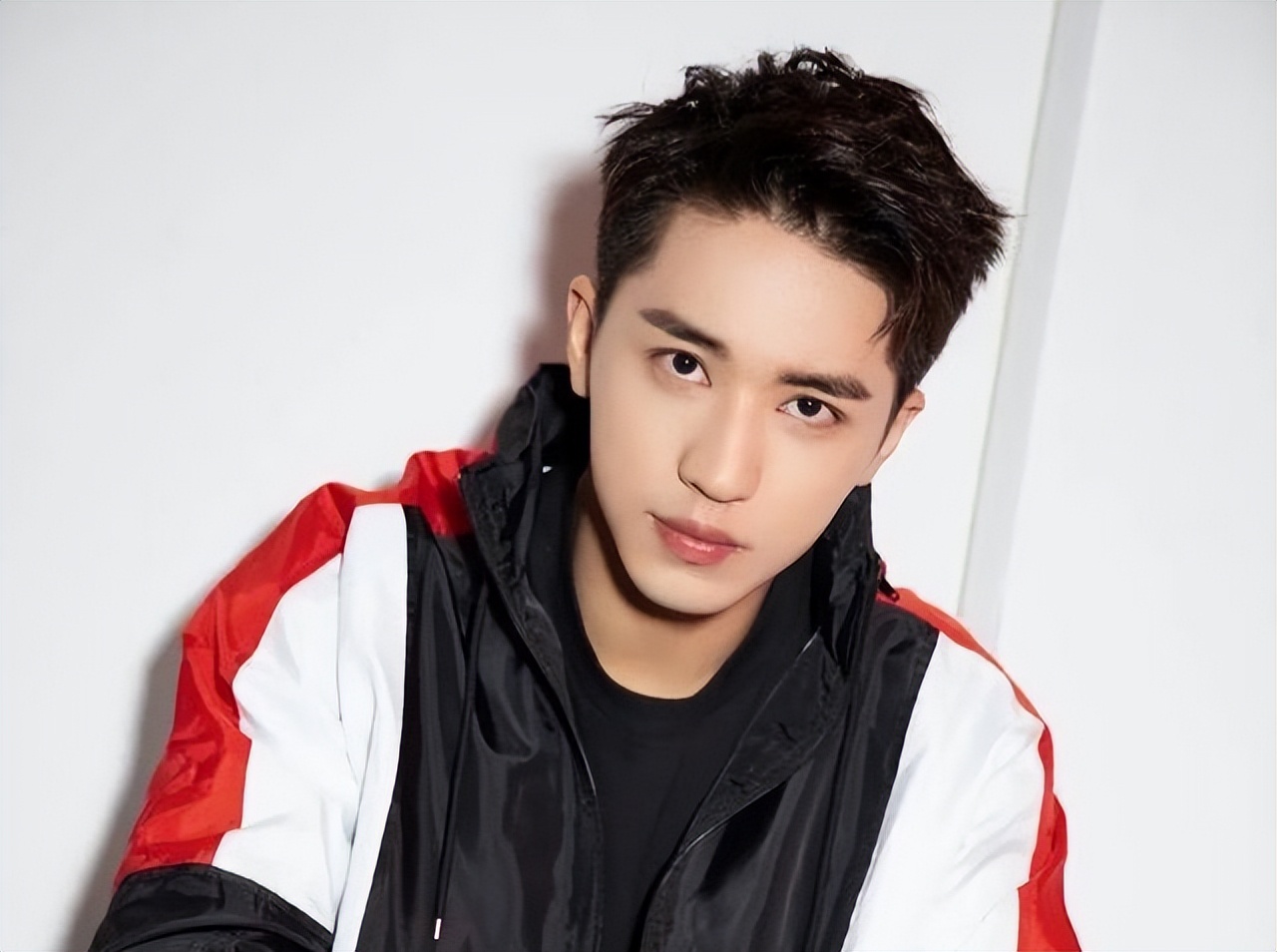 Married at an early age, with a strong sense of contrast, Xu Weizhou is ...