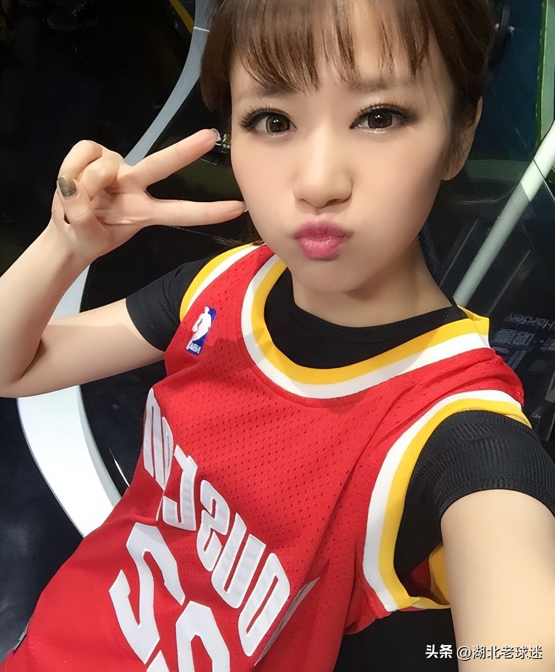 The most beautiful NBA hostess returns! Once a well-known Rockets fan ...