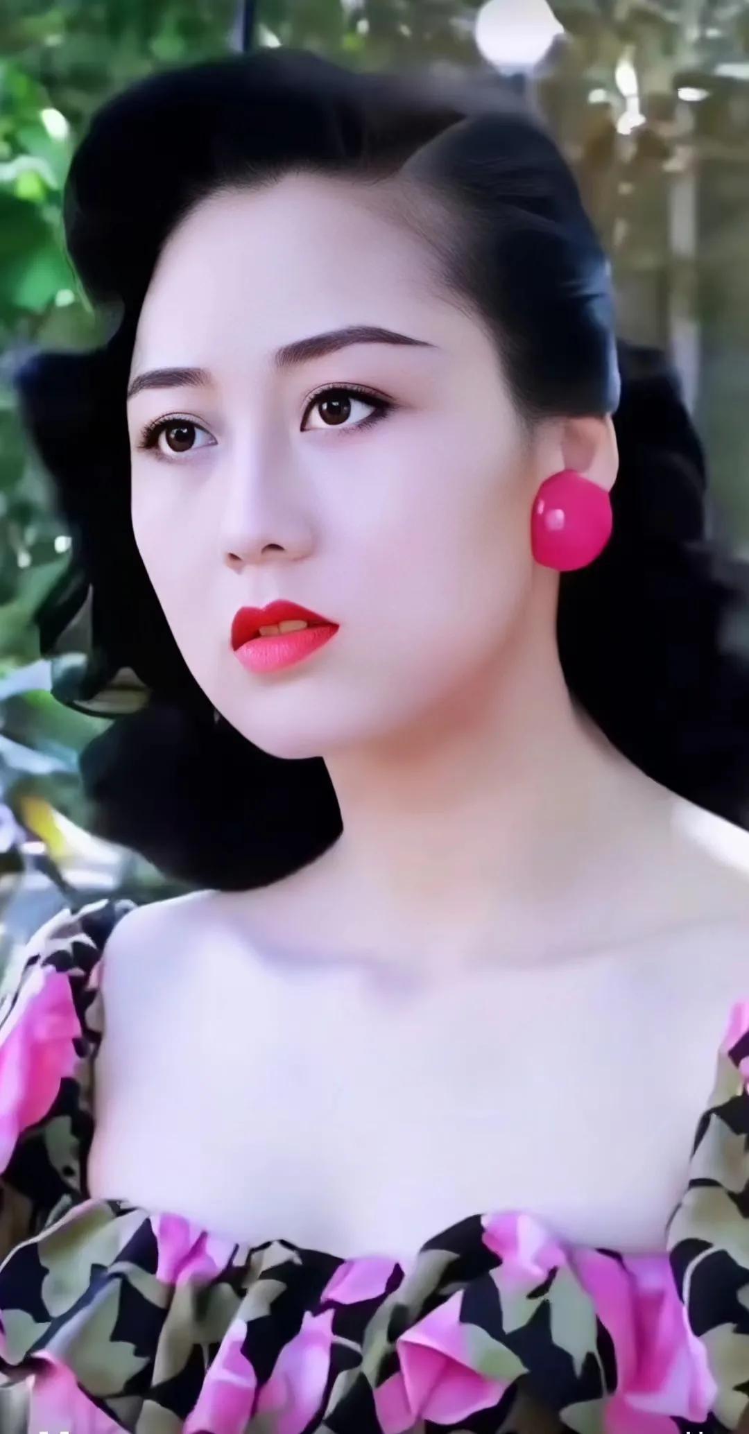 Sensual top beauty Li Zhi - iMedia