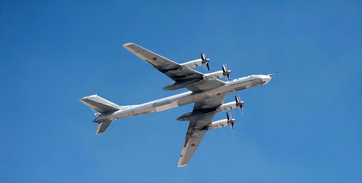 The world's largest bomber weighs 190 tons and has a range of 50,000 ...