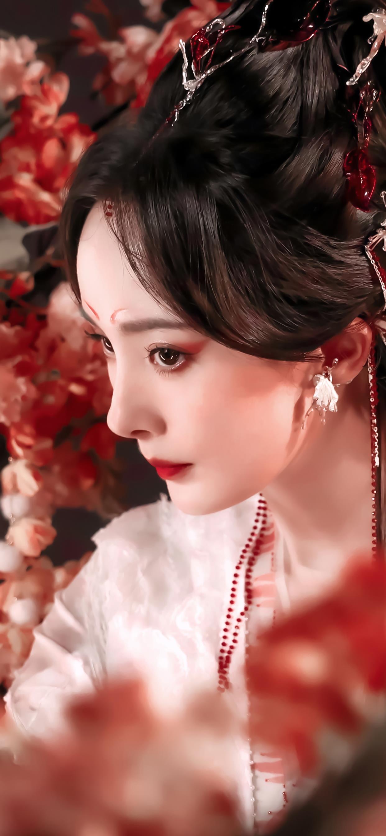 Yang Mi wallpaper | red antique dress - iMedia
