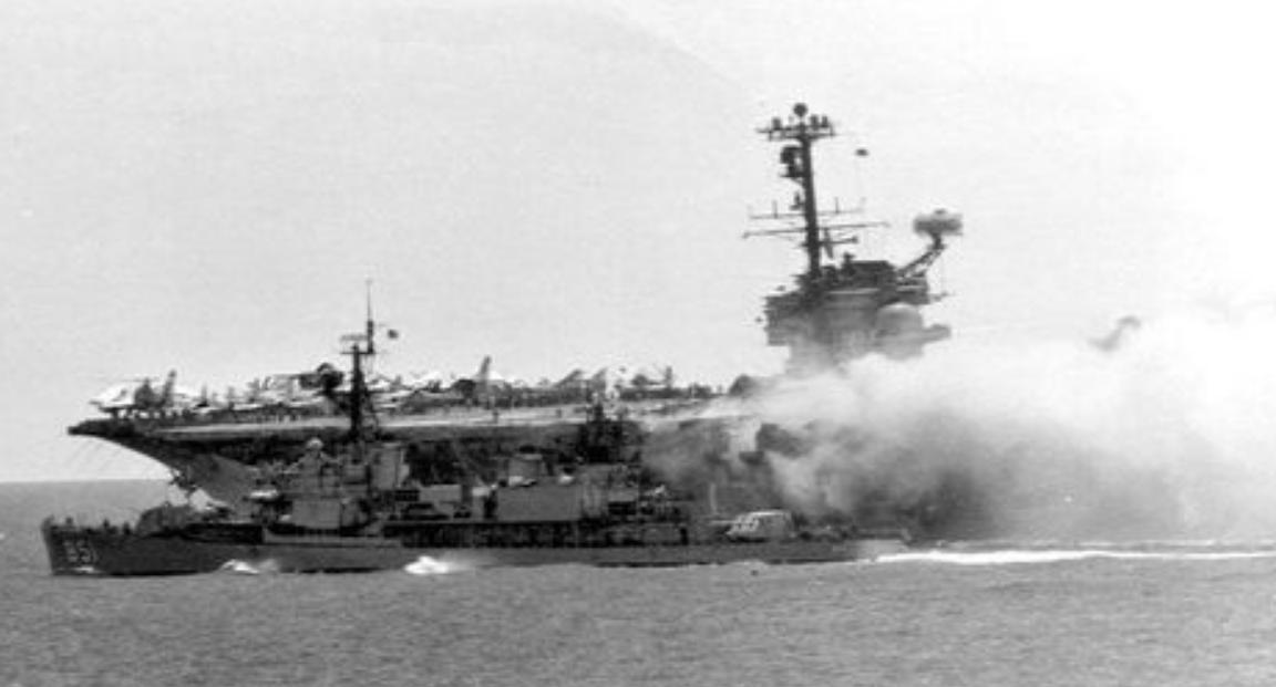 The US aircraft carrier exploded in the South China Sea, 21 planes were ...
