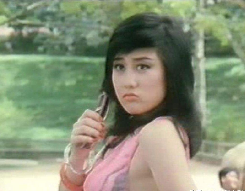 62-year-old Li Zhi still has charm, more like a 40-year-old middle-aged ...