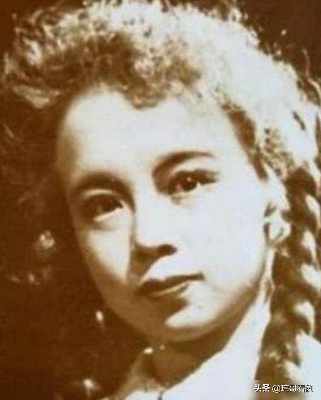 Seeing the 26-year-old photo of Rong Rong, she is so beautiful that she ...