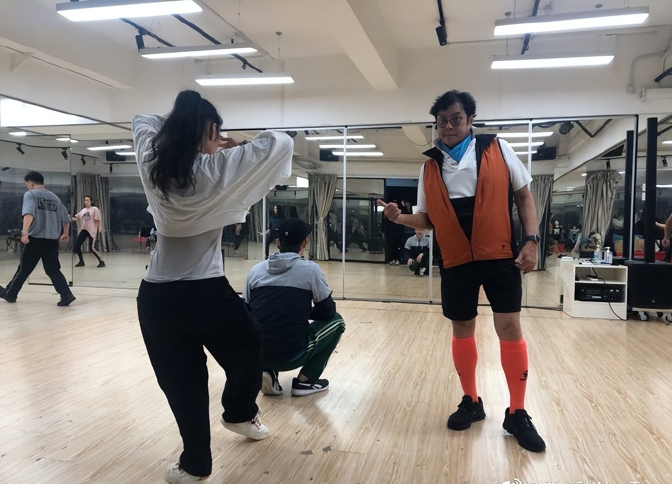 72-year-old Alan Tam practiced dance hard to prepare for the concert ...