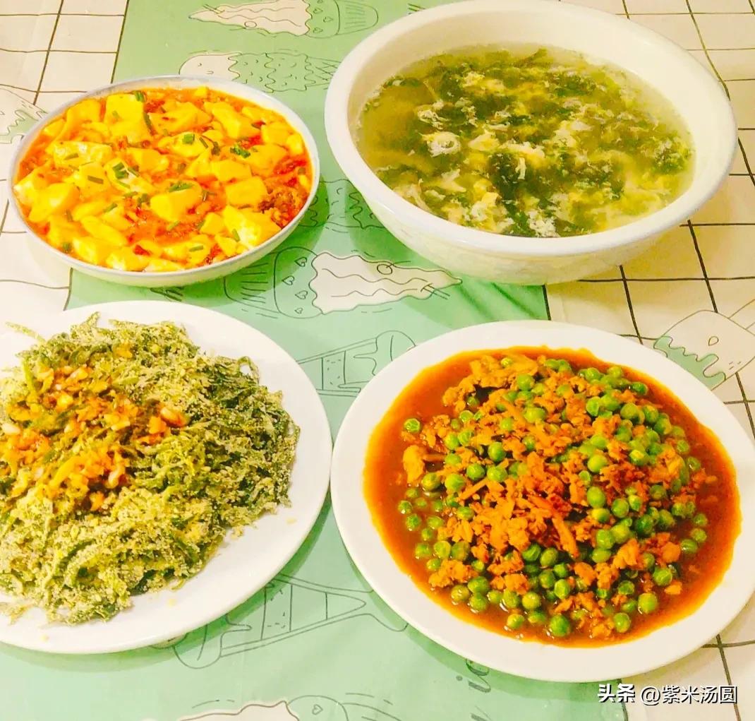 The lunch carefully prepared by the full-time mother, the combination ...