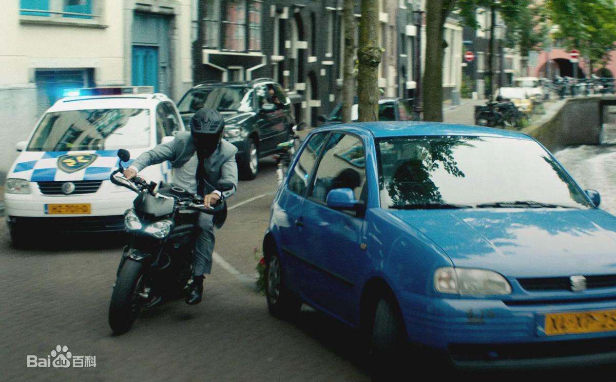 The movie "Ace's Bodyguard", a funny, touching and adventurous story ...