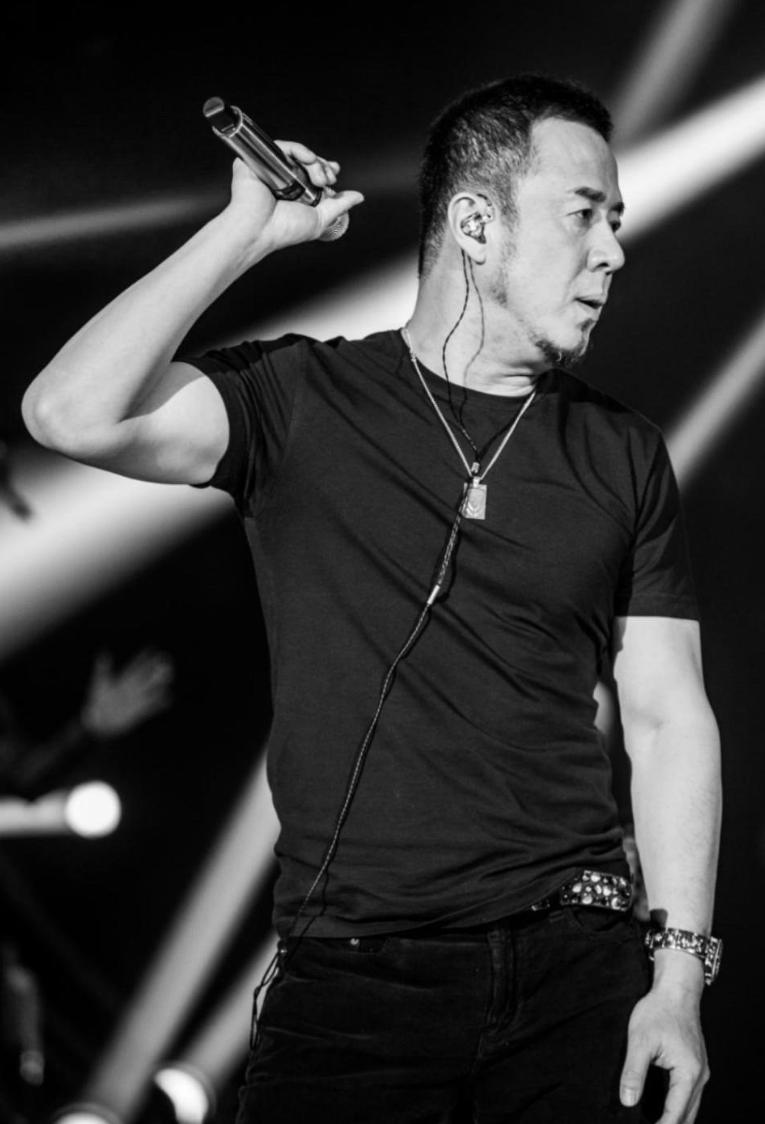 Yang Kun: From red to purple to "passed singer", no amount of fame and fortune can save him - iNEWS