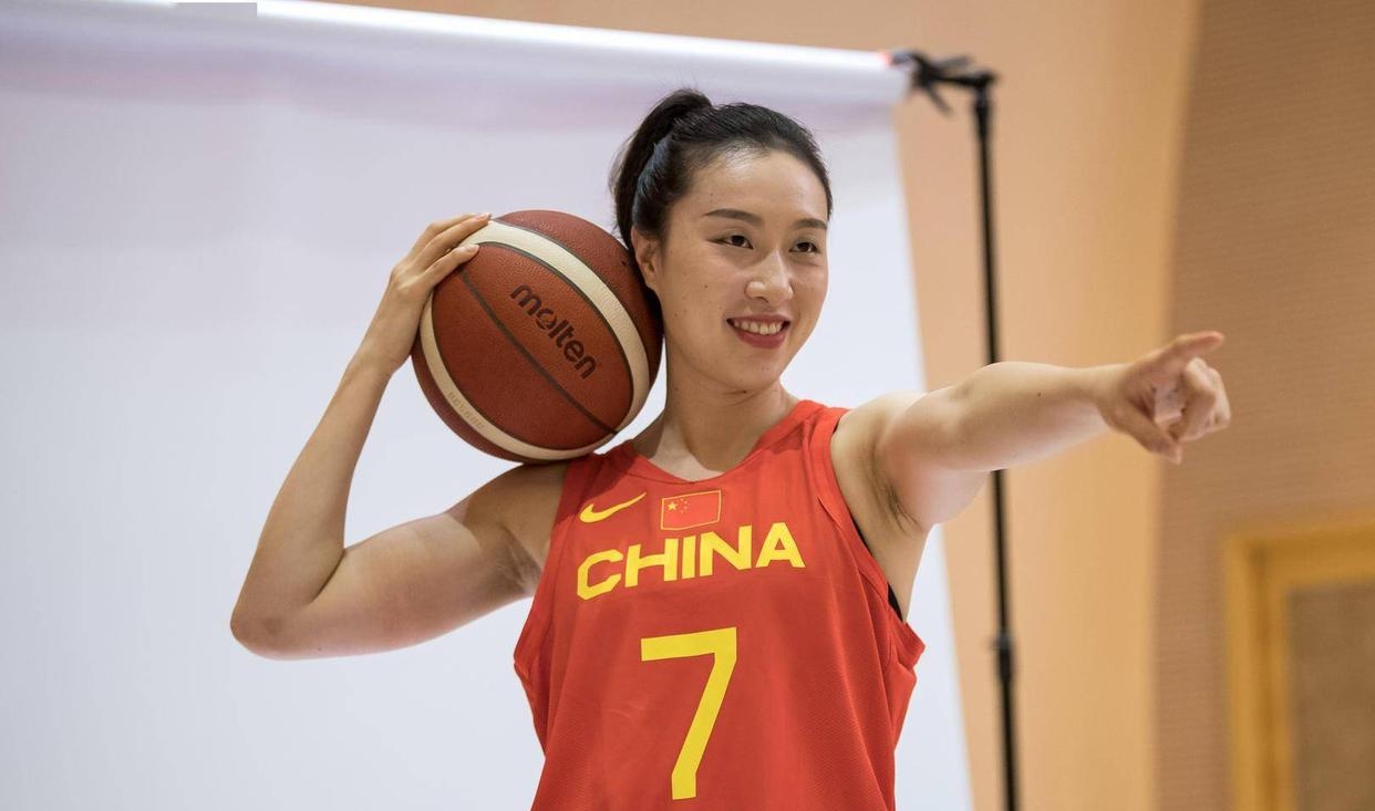 Shao Ting: She used to be the captain of the women's basketball team ...