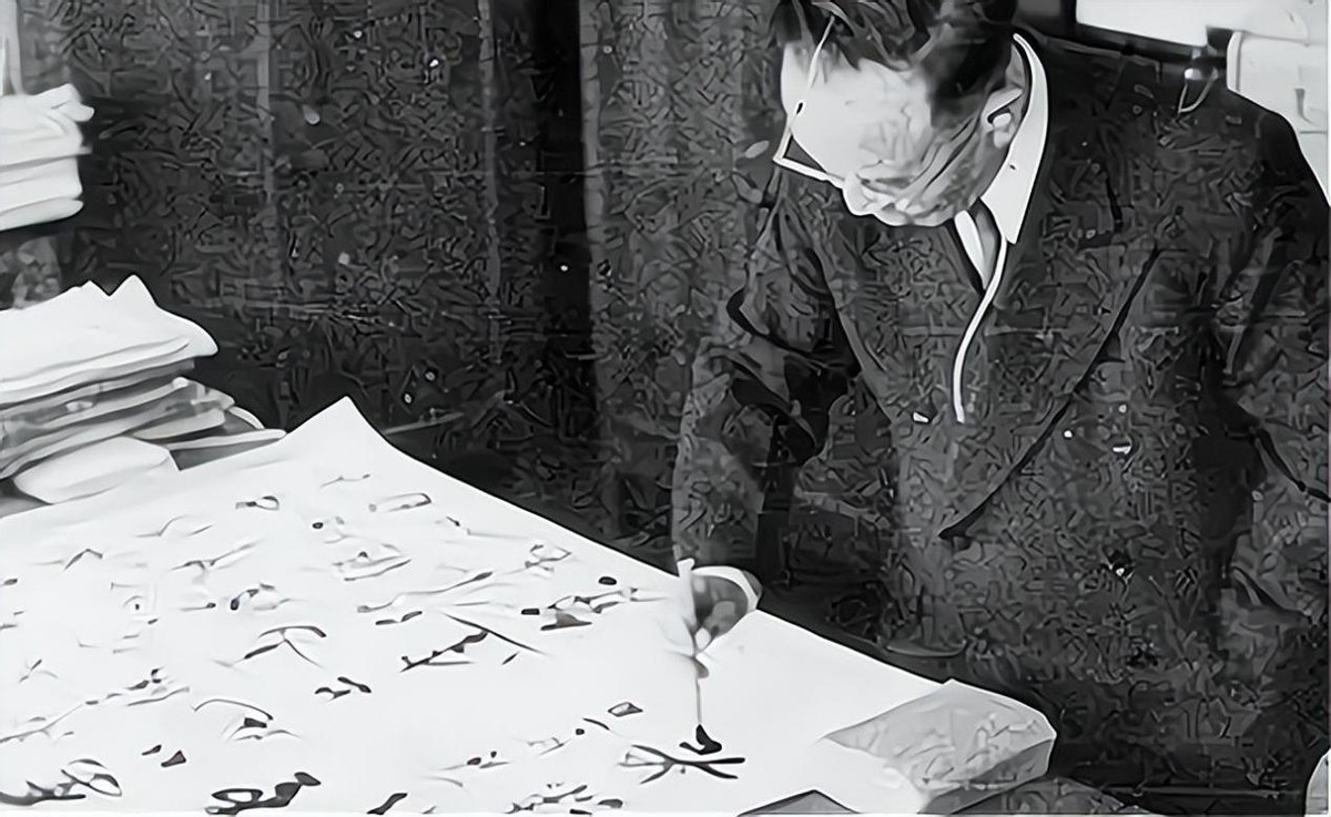 Guo Moruo called Lu Xun a "clothed beast". Lu Xun countered with five ...