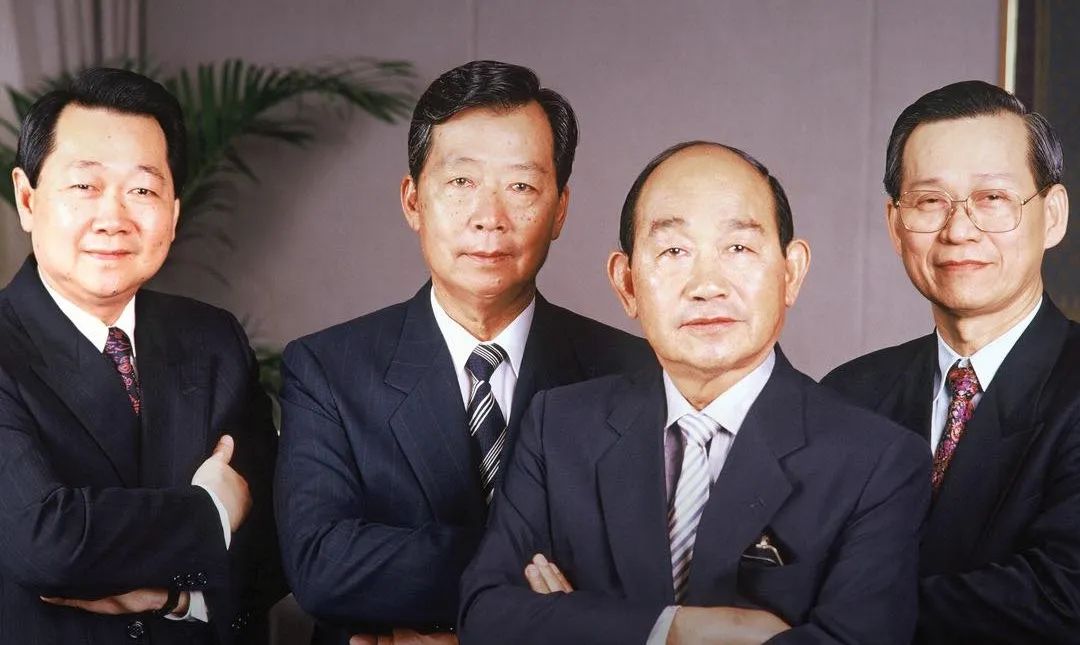 The Chinese daughter married the richest man, and she only wears one ...