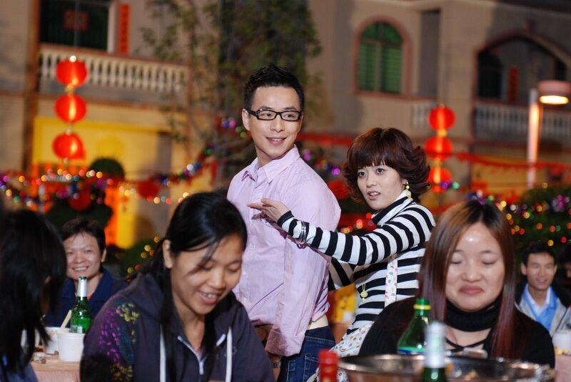 47-year-old "Archie" Huang Junqi, in the play is Miss Tang's ...