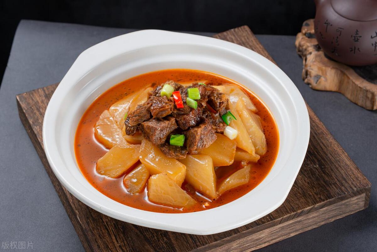 Master this trick, the beef brisket is rotten and tender, and the soup ...