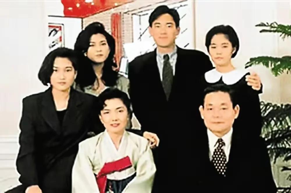 "Samsung Princess" Li Fuzhen, rich and beautiful, married a bodyguard ...