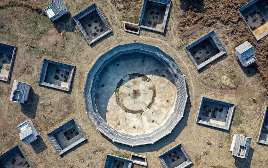 What is 10,000 meters underground? Deep below the surface, what have ...