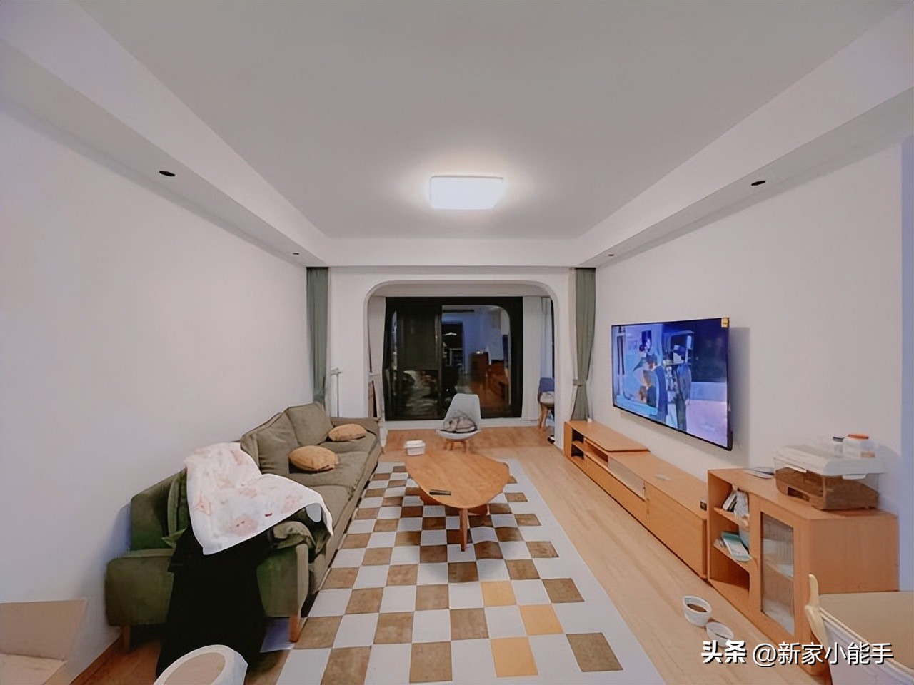 Look at the 98-square-meter new house in his house. The decoration is ...