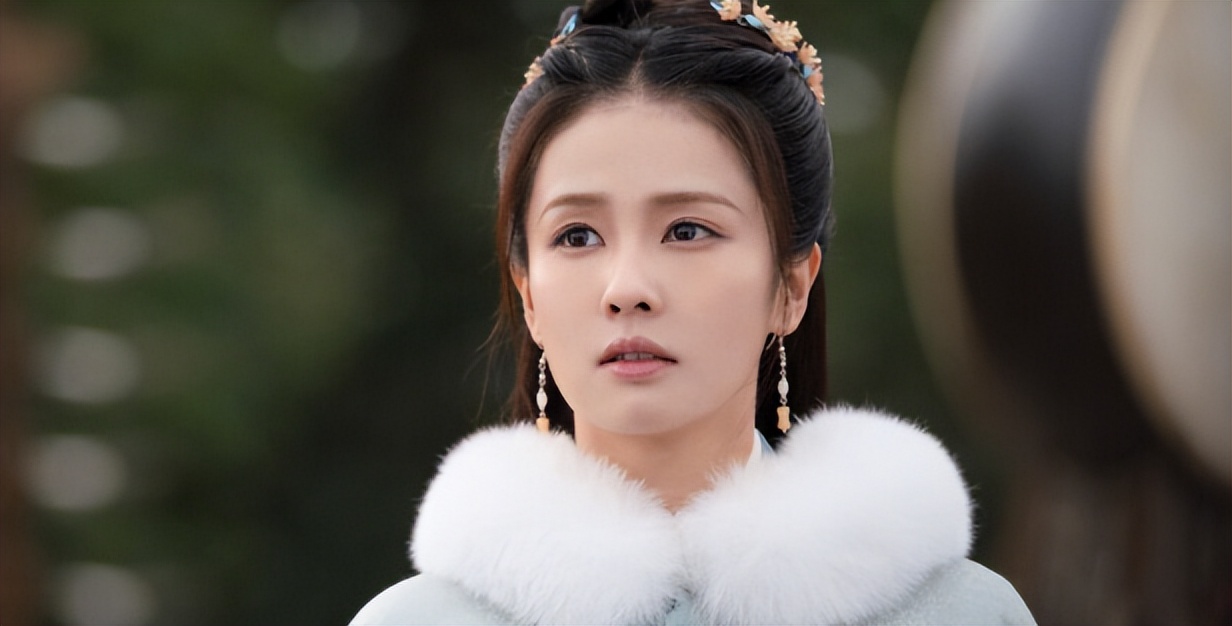 They are also playful girls, if you look at Yan Dan and Li Wei together ...