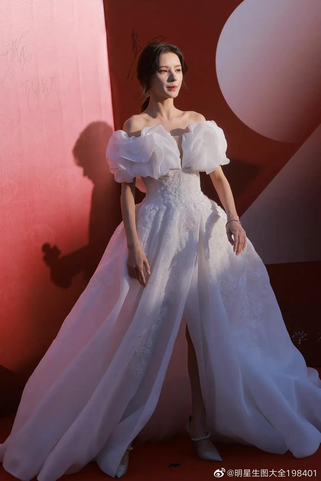 Zhang Yuxi red carpet scene - iNEWS