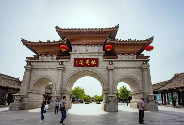 Who are the three emperors in the Three Emperors and Five Emperors? - iNEWS
