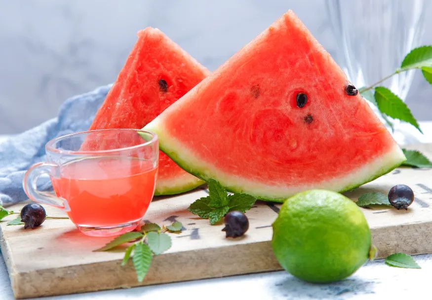 Crazy watermelon is cool, but at this time... - iNEWS
