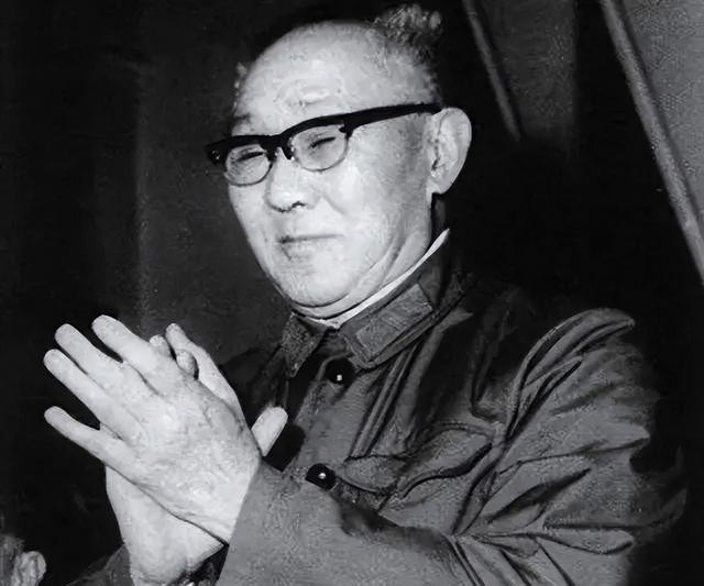 In 1983, "Four Crossings of the Chishui River" was released. Yang Dezhi ...