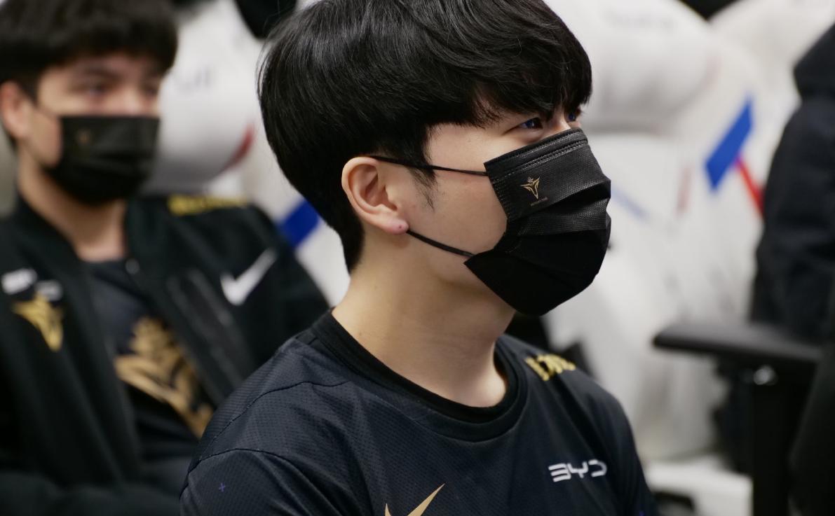 Korean Net hotly discussed "TES lost to V5": LPL's domestic first mid ...