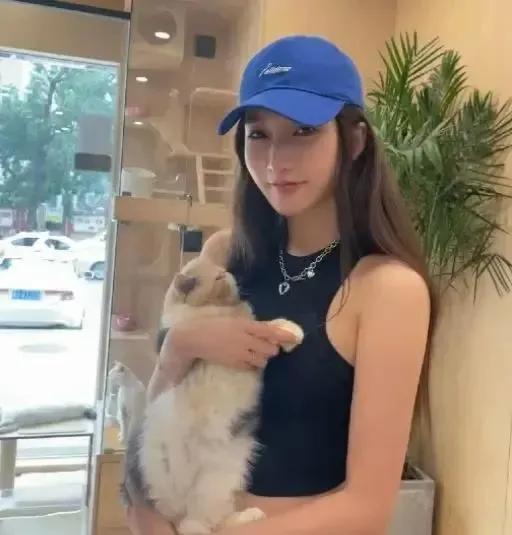 Underage seduction, promiscuity, multiplayer sports they say second and no one dares to say ...