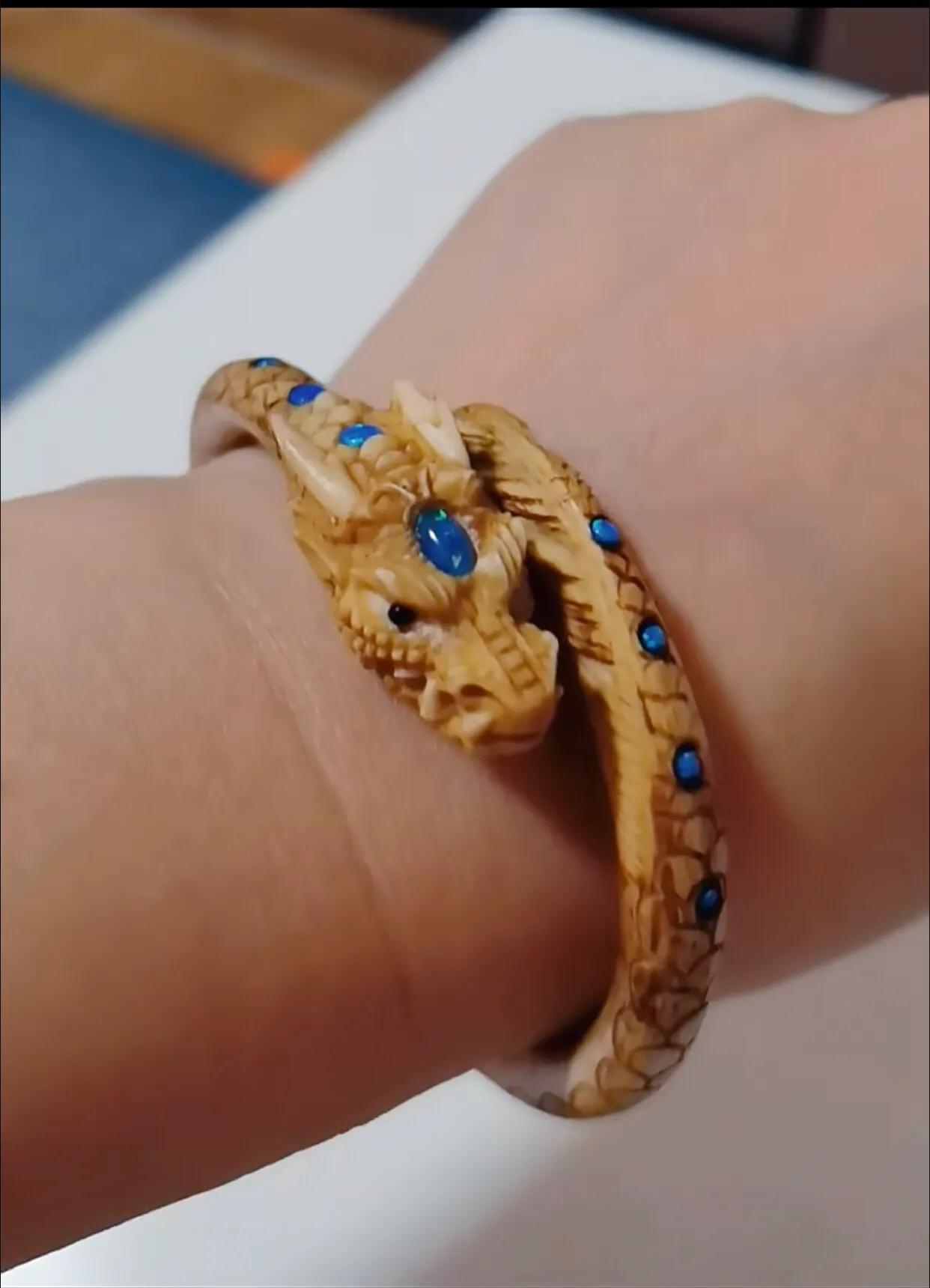 Totem Faith Dragon - iMedia