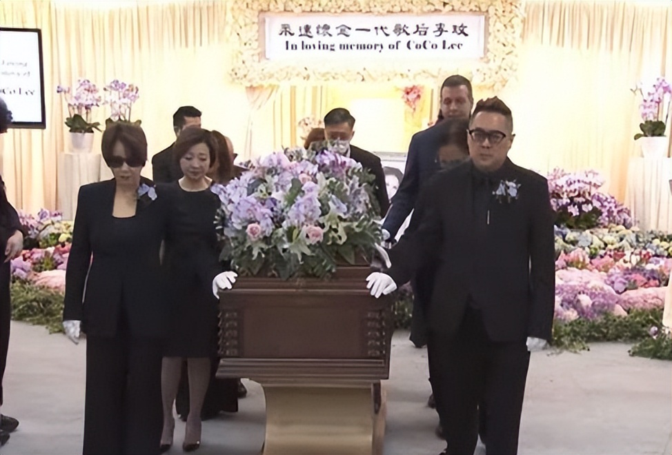 Coco Lee, the queen of the farewell song in the sea of flowers, yelled ...