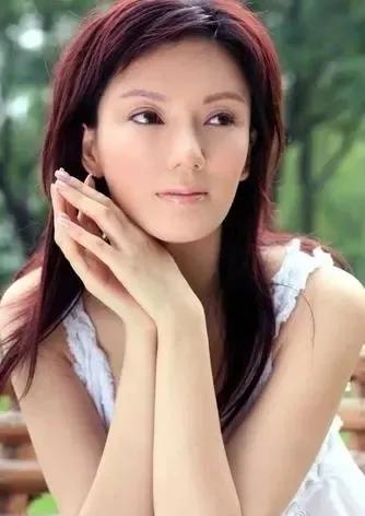 Bright and moving, a stunner in the world, Peng Dan, the "God of Waves ...