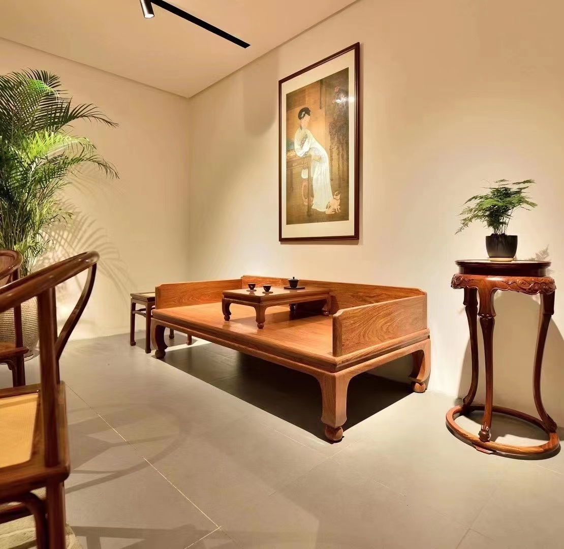 Arhat Bed - Chinese people never shy away from guests sitting on their ...