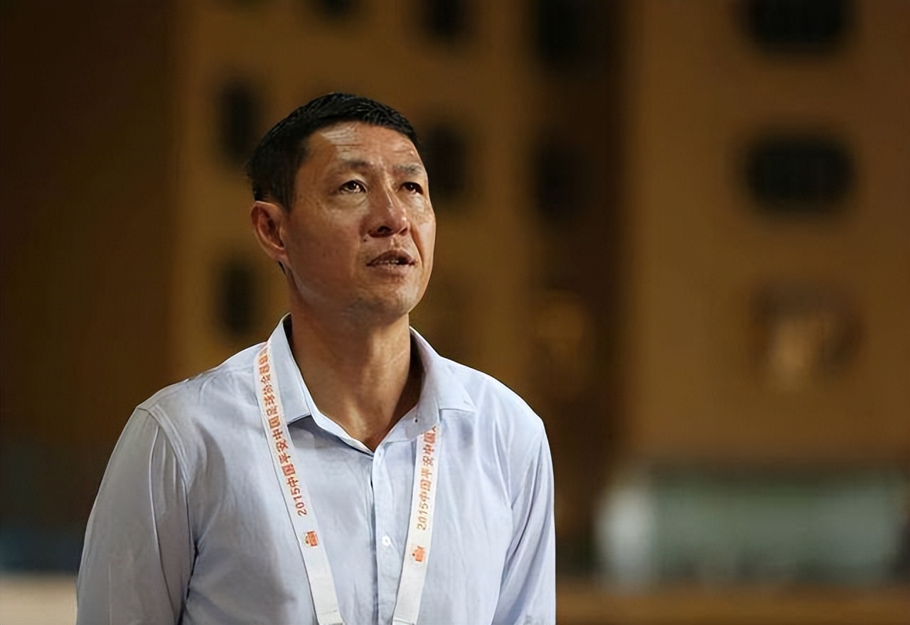 The recent situation of former international footballer Li Bing and ...