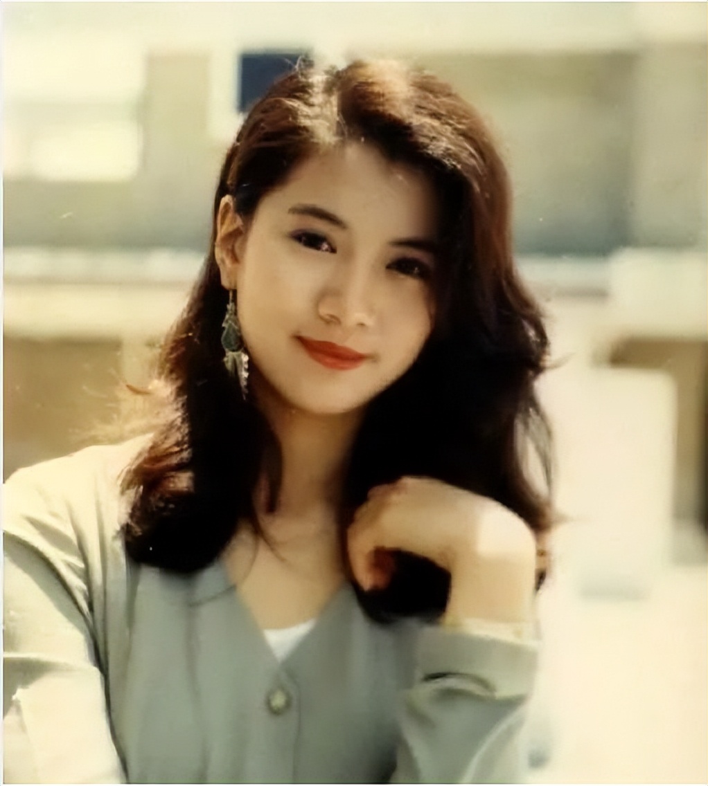 The love history of Hong Kong sister "Overlord Flower" - iNEWS