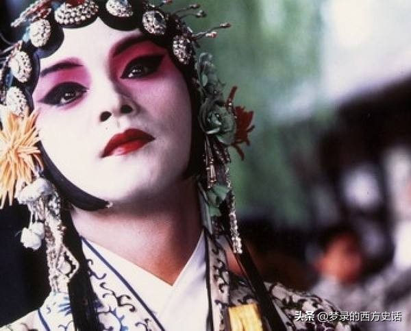 From the movie "Farewell My Concubine" to see the cultural connotation ...