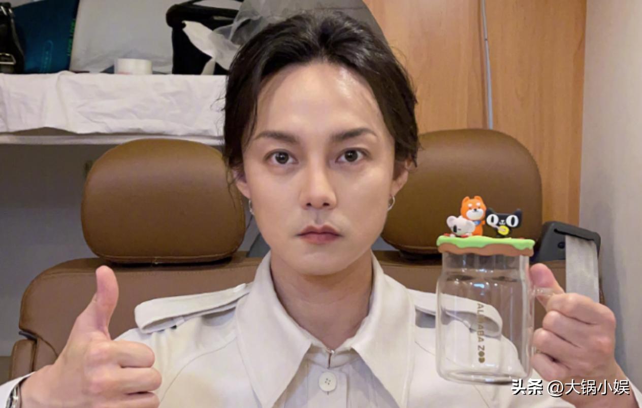 Cheng Qian, who used to be the male host of CCTV, who was responsible ...