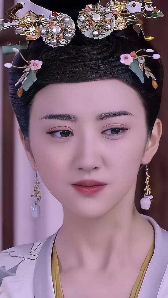 Jing Tian as Shen Zhenzhu - iNEWS