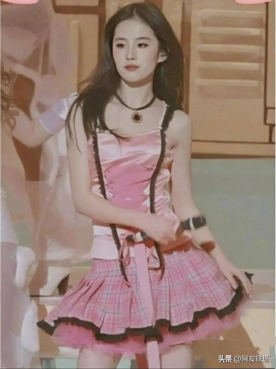 Liu Yifei's beautiful picture: Feifei was so beautiful when she debuted ...